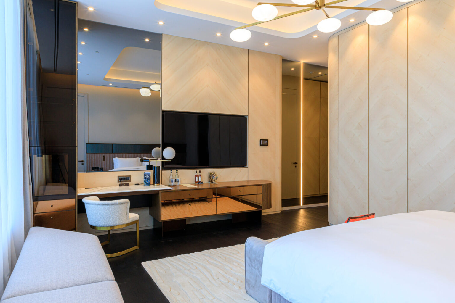 Royal Suite (300 m2) - Seven Visions Resort & Places, The Dvin