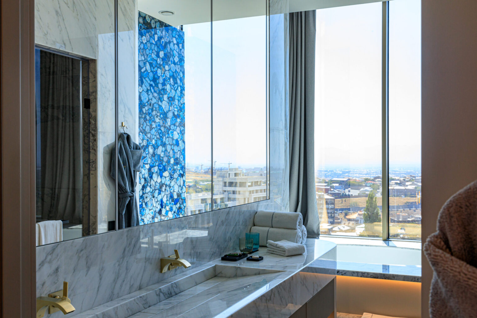 Royal Suite (300 m2) - Seven Visions Resort & Places, The Dvin